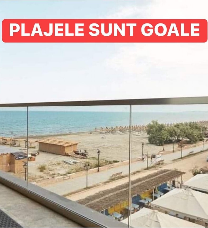 În Mamaia, bate vântul și plajele sunt goale. Turiștii nu mai suportă ...