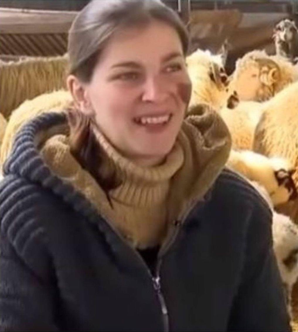 Maria Piloiu e învățătoare dimineața, iar restul zilei… ciobăniță la oi ...